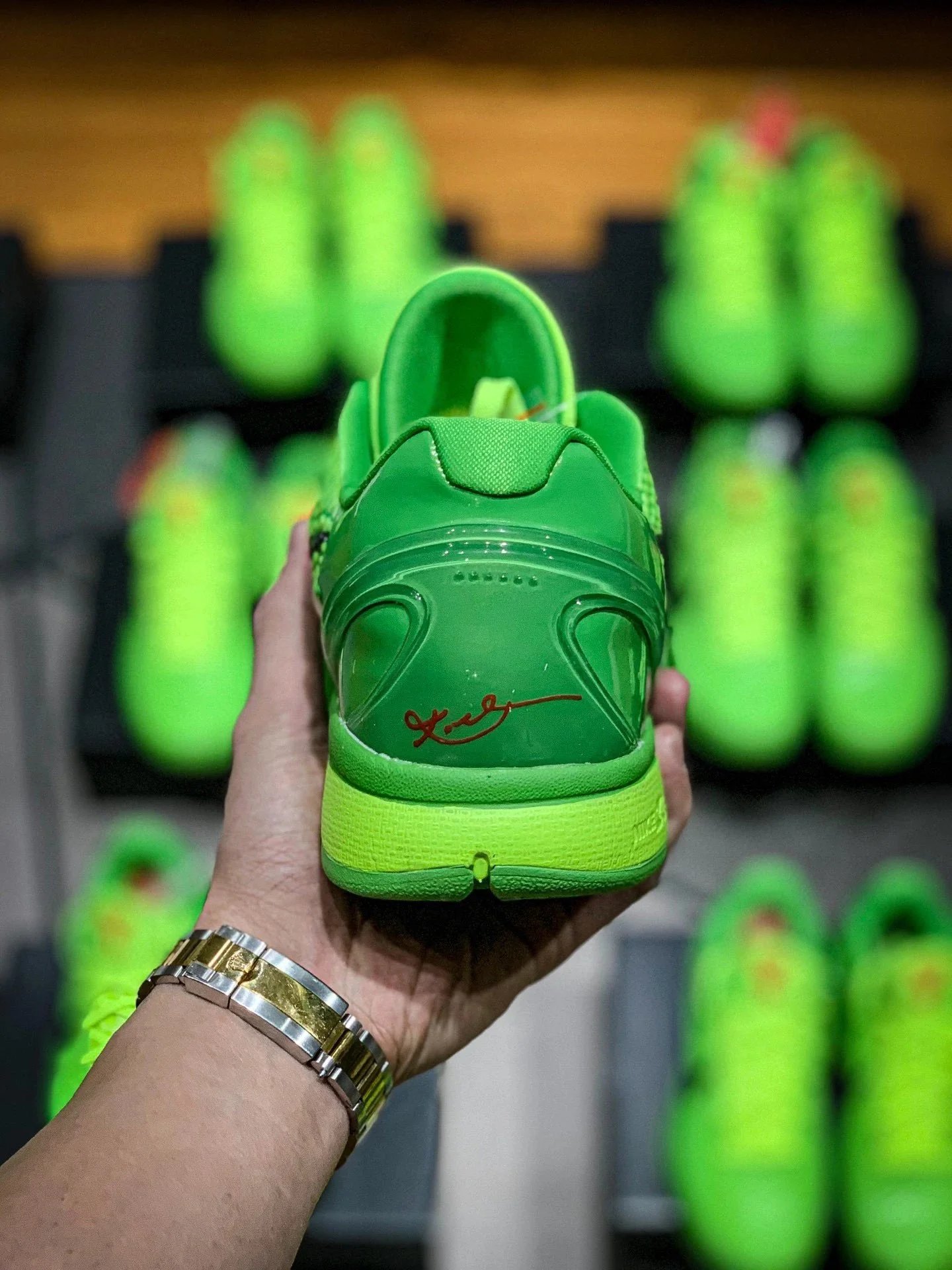 N498410原厂批次 压轴登场 NK ZK6 kobe 6 科比6代青蜂侠全码出货前后气垫加持信仰